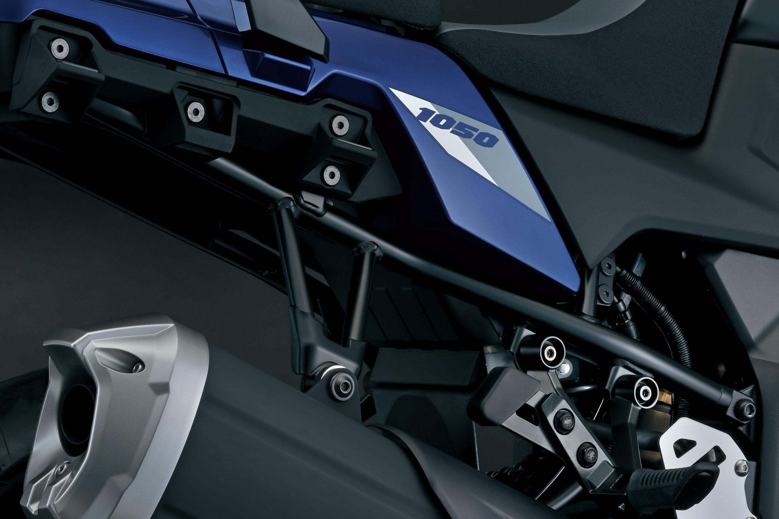 SIDE CASE LOWER BRACKETS DL1050/DE