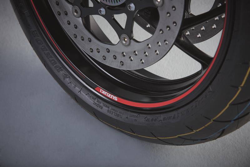 RIM DECAL RED - SUZUKI